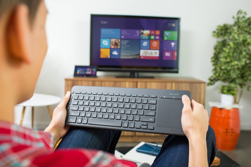 Review: Microsoft Wireless All-In-One Media Keyboard (N9Z-00001 ...